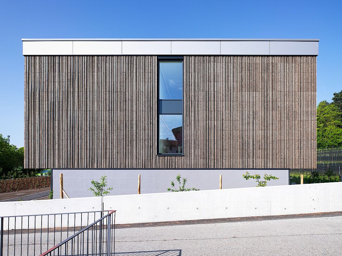 A Stabio il primo edificio certificato SNBS e rivestito in sughero a ...