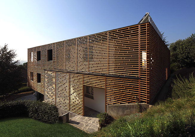 Il legno di Pircher per rinnovare una bifamiliare a Erba | GuidaEdilizia